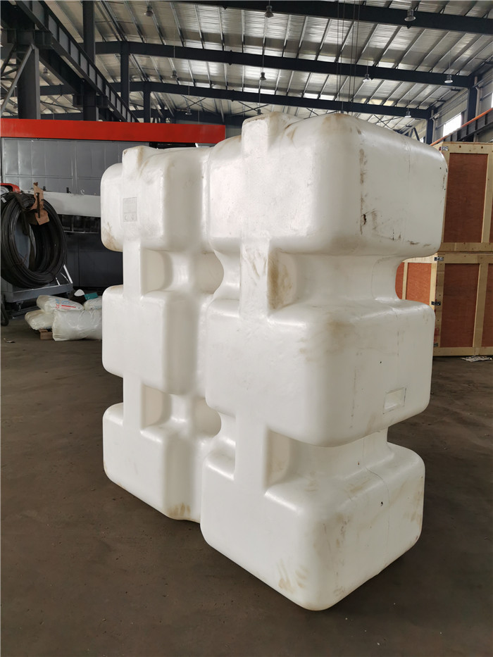 Large Capacity Roto Molded Fuel Tanks Plastic Material Water Storage