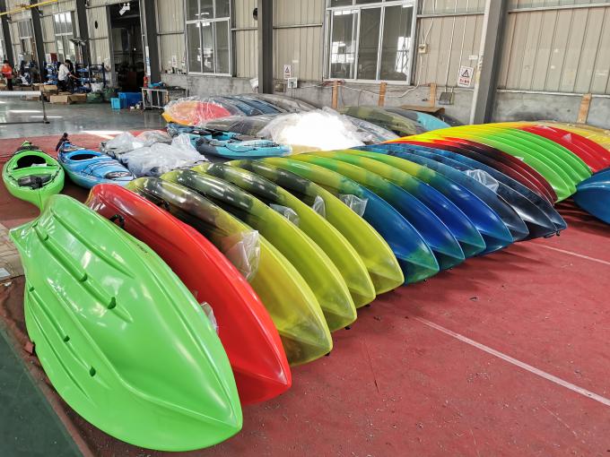 Polyethylene Kayak Rotomolding Machine Suitable For Leptosomatic Products